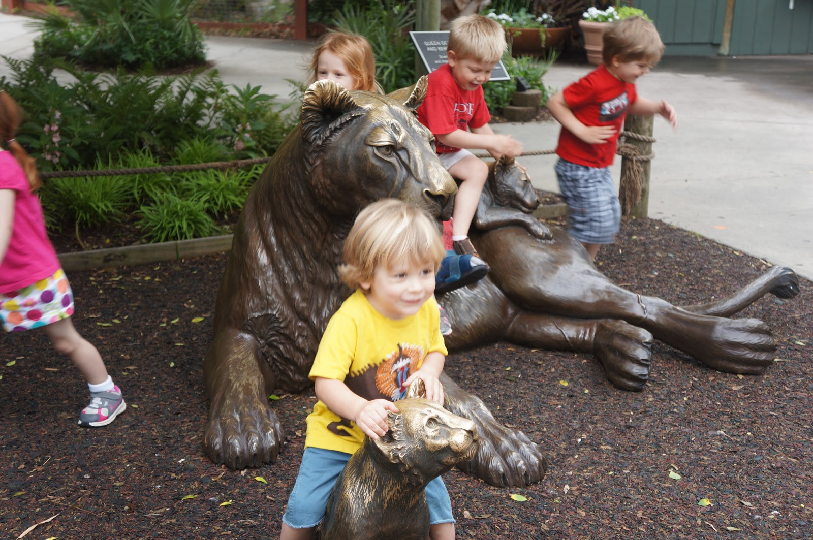 The Roberts in Cola Town: Maya's School Field Trip to the Zoo