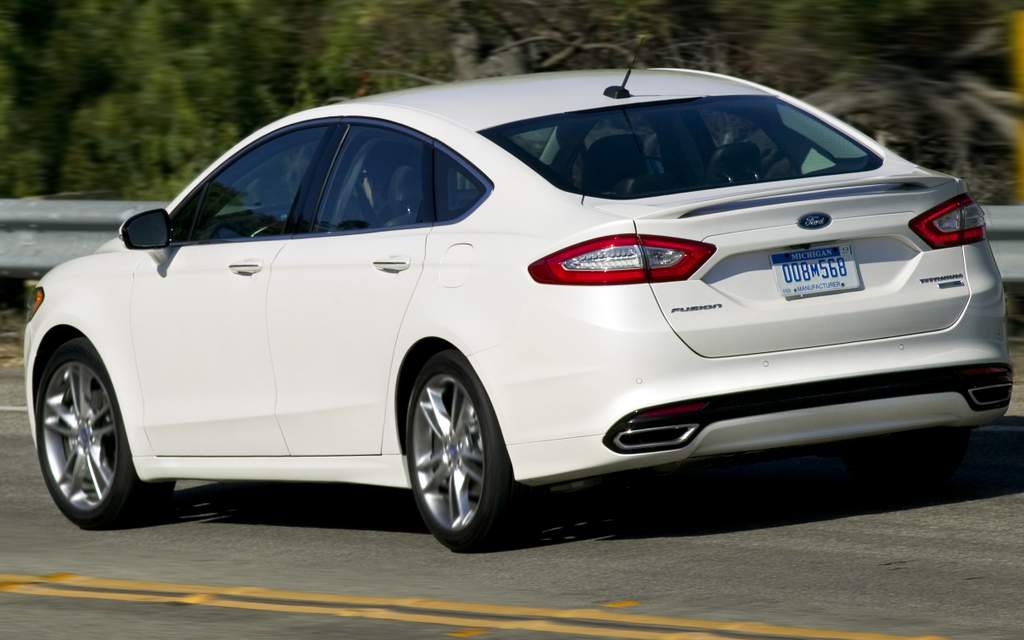 Novo Fusion 2013 Titanium 2.0 EcoBoost já tem fila de espera