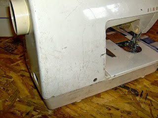 Vintage Sewing Machines: Singer Genie 354