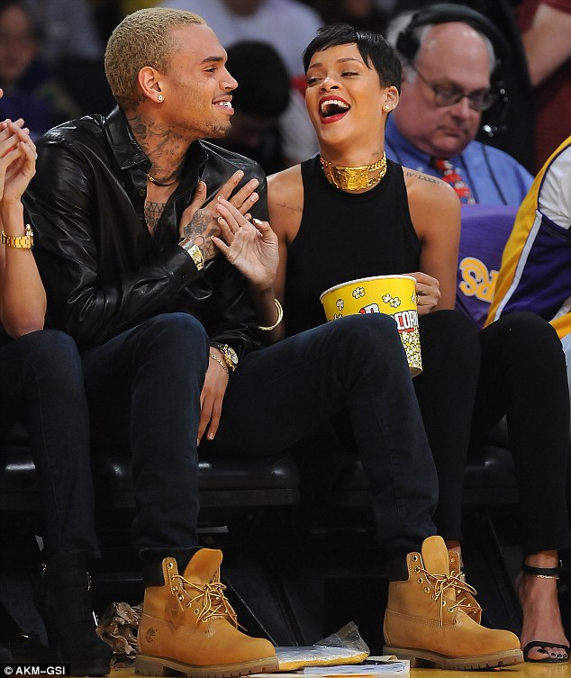 MATUKIO UK: CHRIS BROWN AND RIHANNA TOGETHER AGAIN