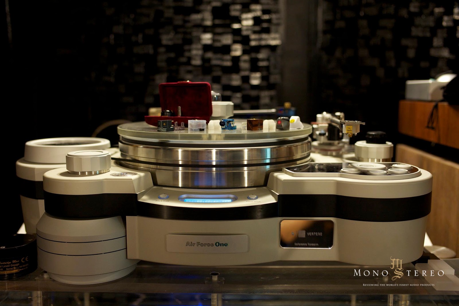 Triangle Art Apollo MC cartridge in action – M & S | Ultimate High-Fidelity