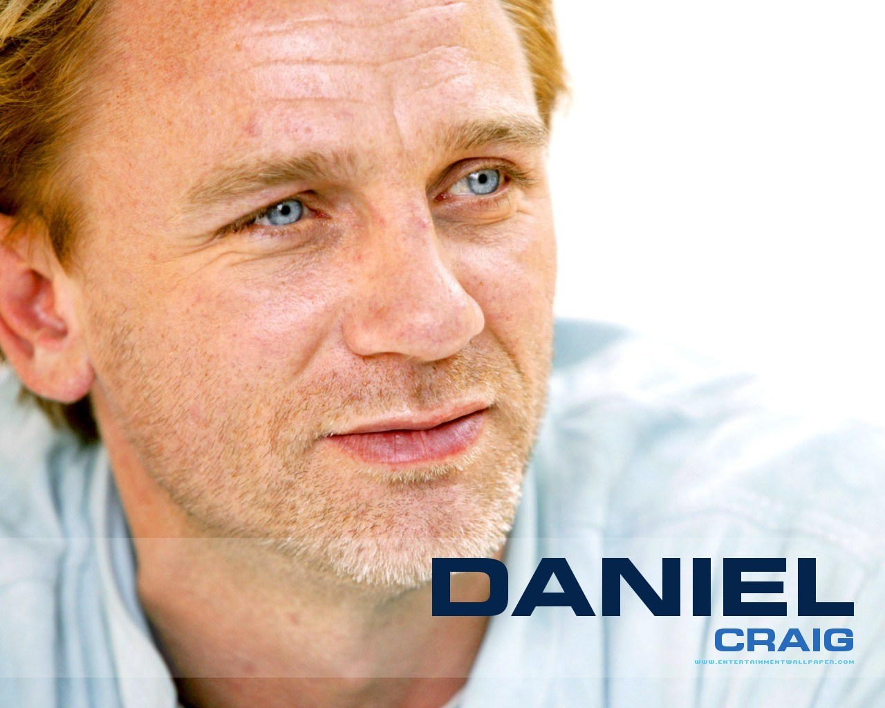SMILE: Daniel Craig