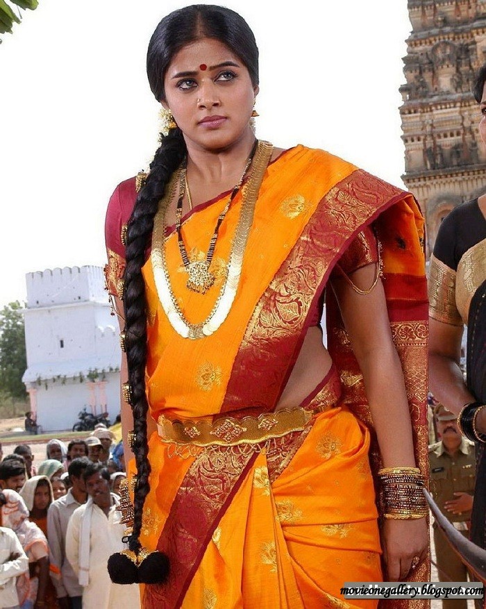 Kshetram Priyamani turns romantic Stills ~ MovieONE Gallery