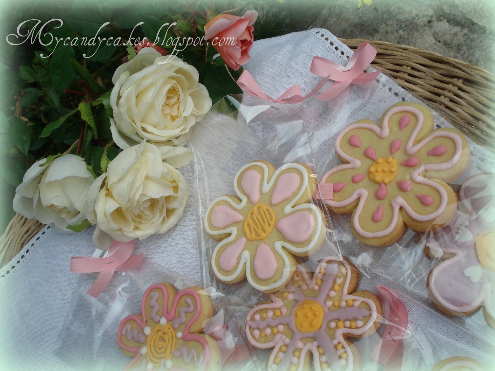 my candy cakes: Flower cookies- Biscotti decorati fiore
