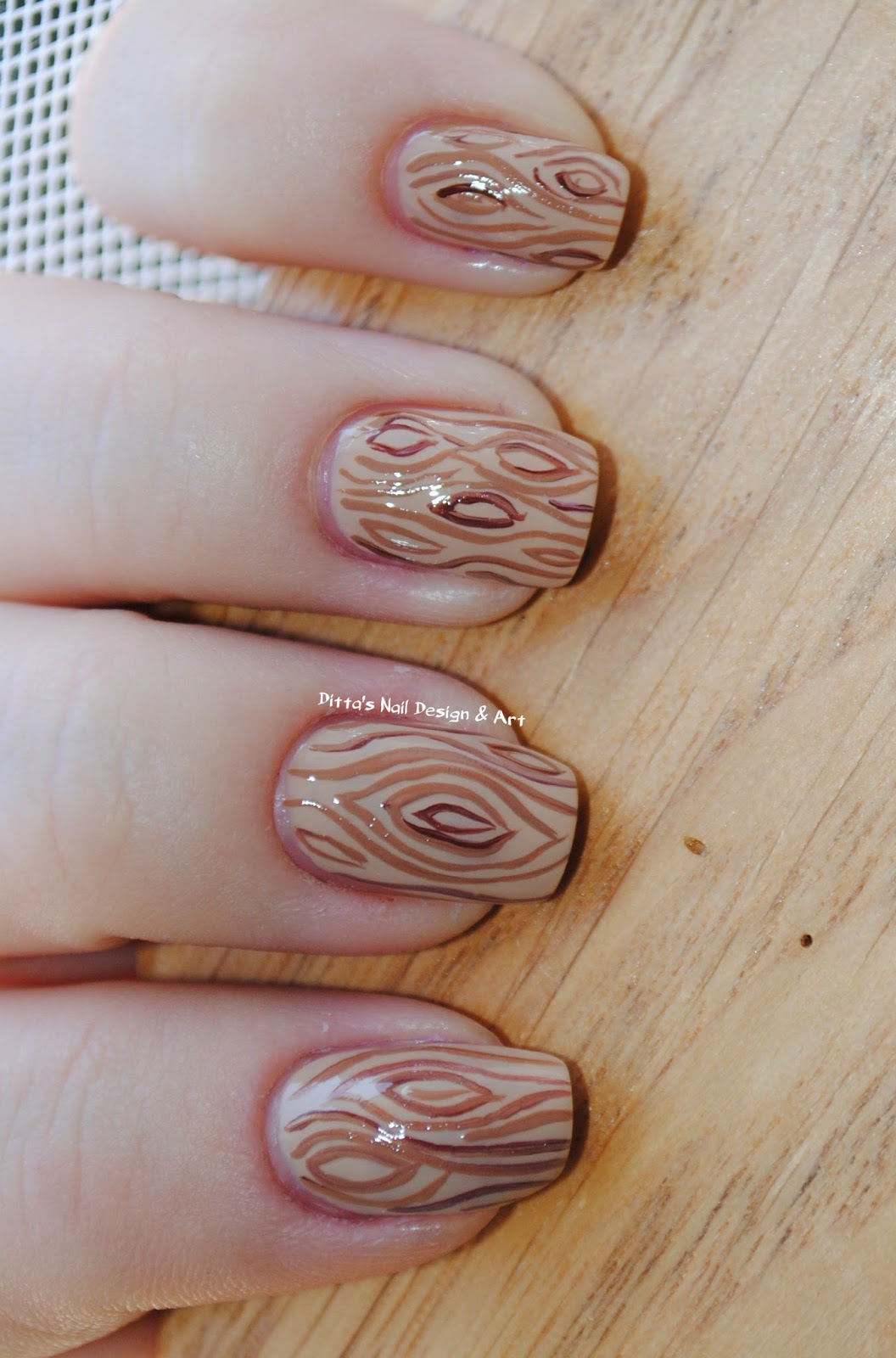 Ditta's nail design & art : Alphabet nail art challenge - Letter T