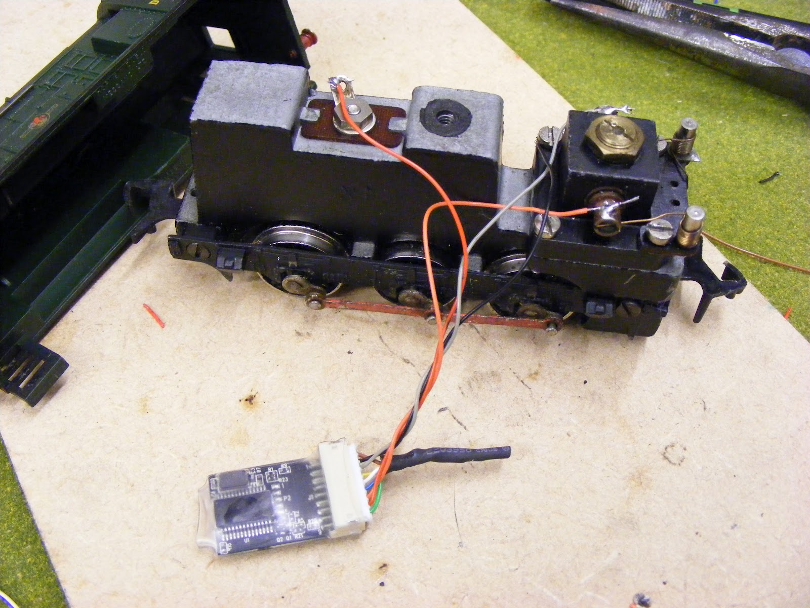 Hornby Dublo 3 Rail: DCC Conversion - How I converted a Ringfield motor
