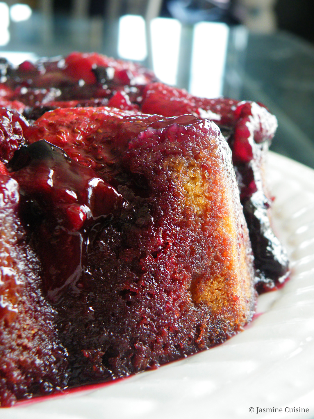 Gâteau renversé aux fruits des champs - Jasmine Cuisine
