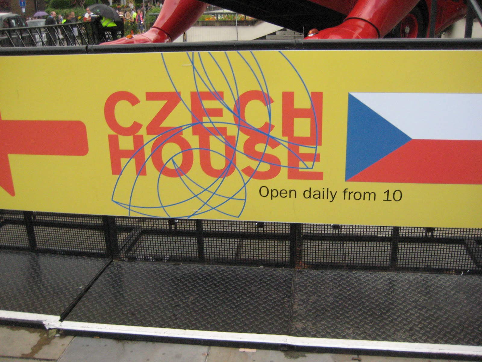 Bloody Brilliant: Spotted: Buff Bus