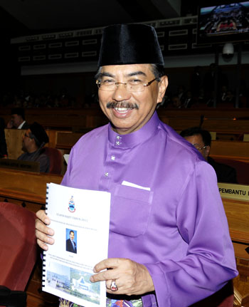 Pembangkang dengki rekod cemerlang Musa Aman ~ BORNEO BULLET