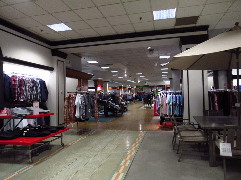 Sky City: Retail History: Exton Square Mall: Exton/West Whiteland ...