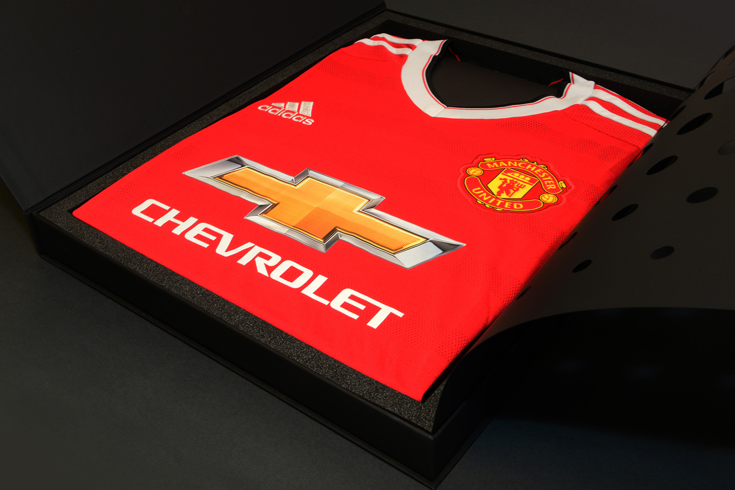 Manchester United Presentation Box on Packaging of the World - Creative ...