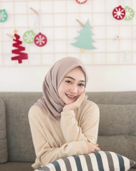 √ 32 Gaya Foto Sendiri yang Kekinian Paling Bagus untuk Instagram ...