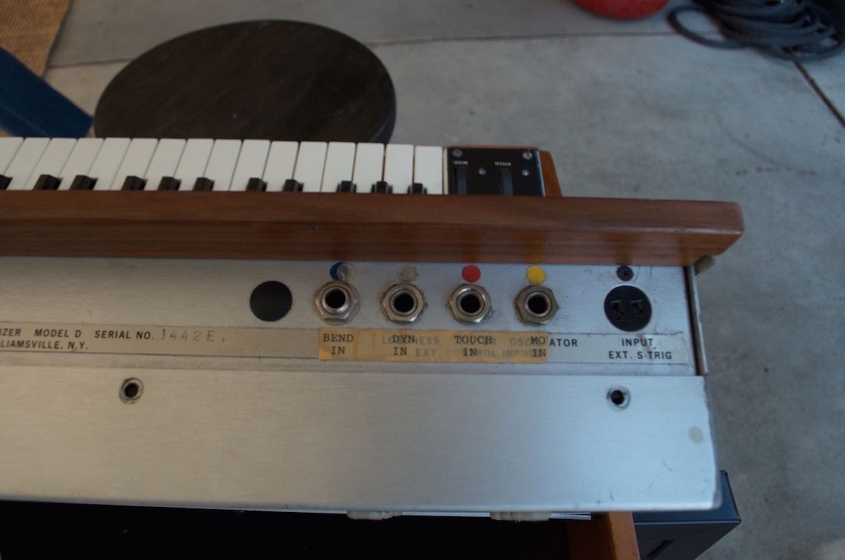 MATRIXSYNTH: 1972 Moog Minimoog D Keyboard Synthesizer SN 1442E w/ Mods ...