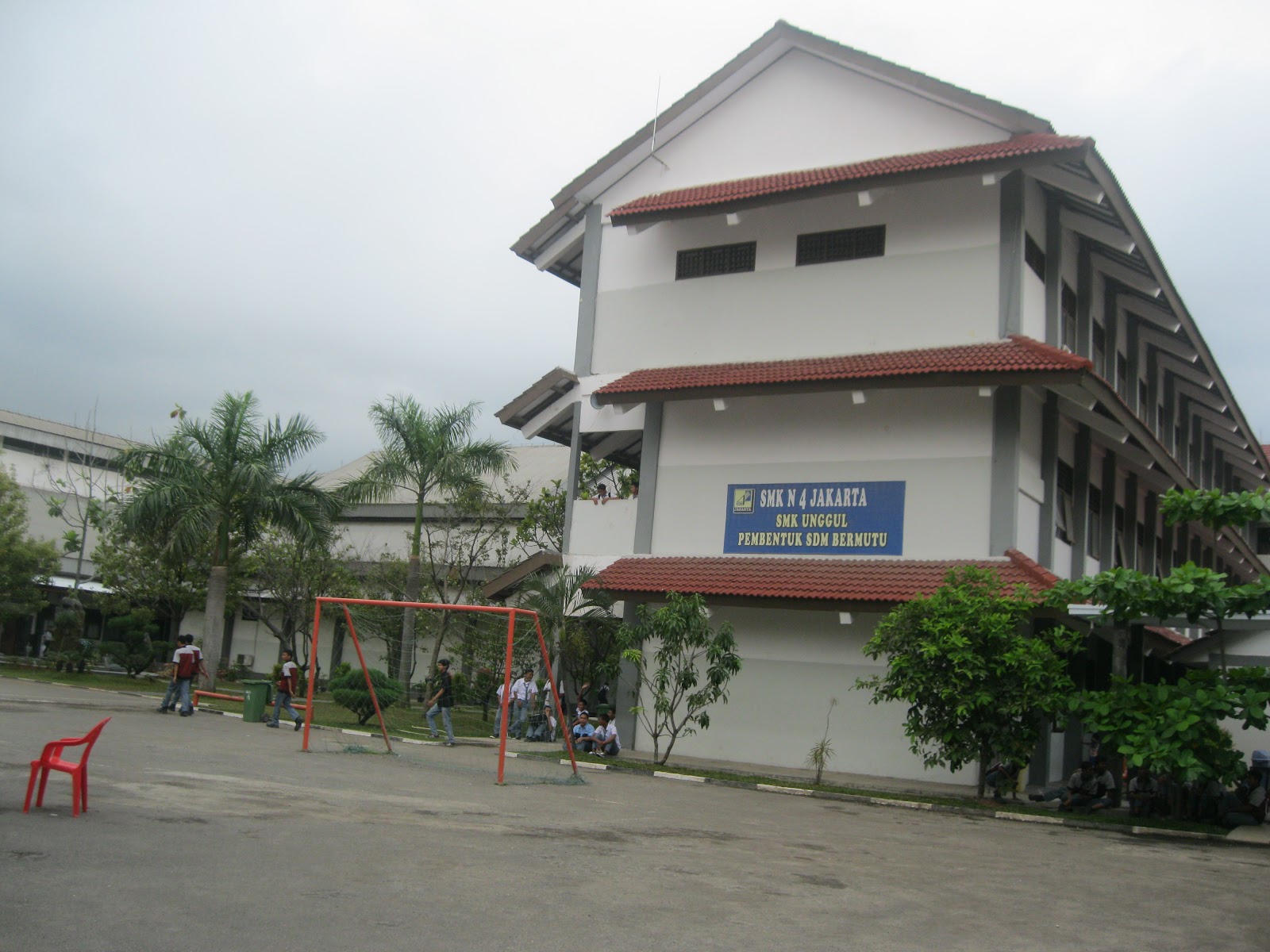 THE JOURNEY OF RiyanYAW: Profil SMK NEGERI 4 JAKARTA