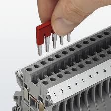 CIRCUIT BREAKER: TERMINAL BLOCK