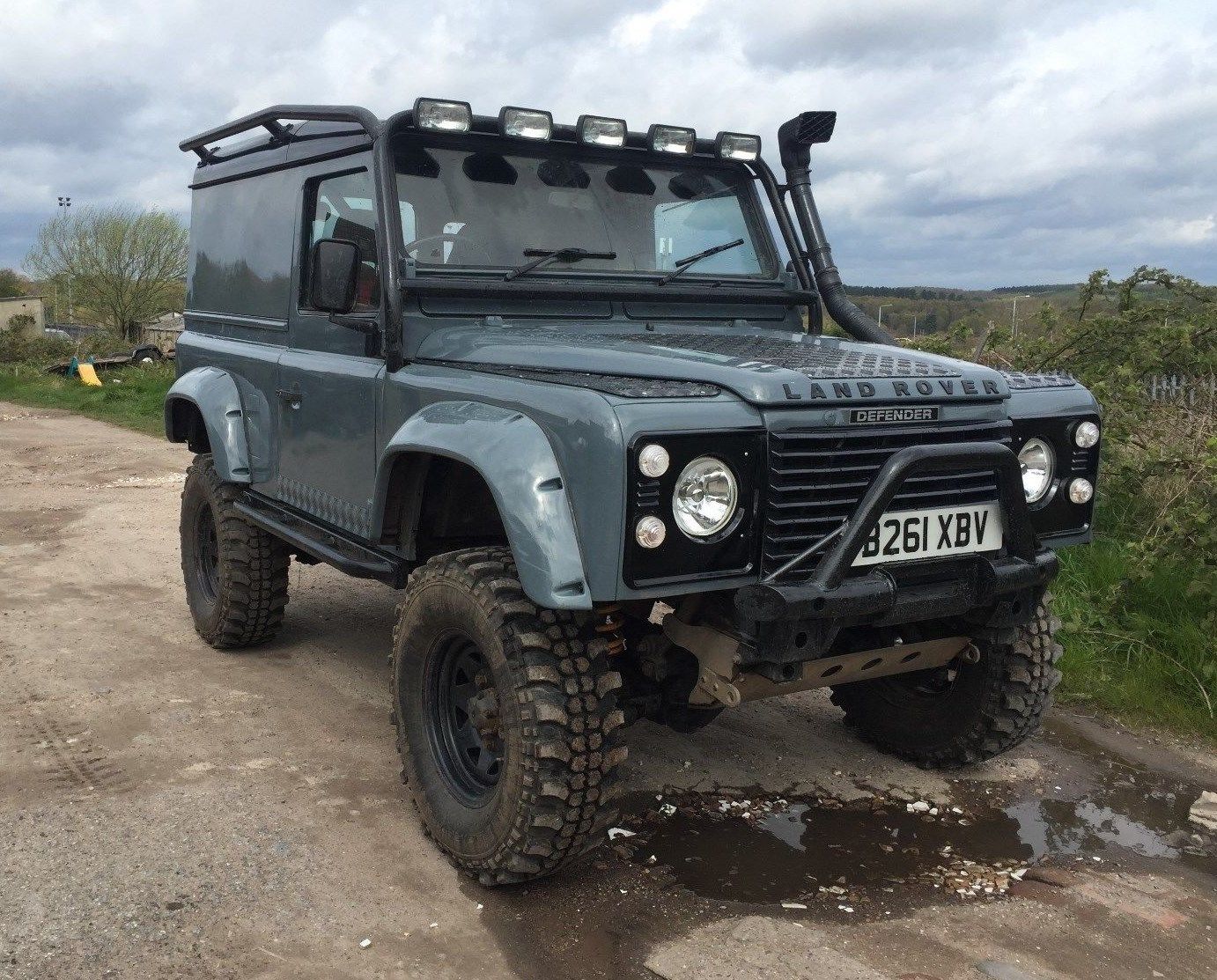 Landrover Defender: Land Rover Defender 90 offroader air locker off ...