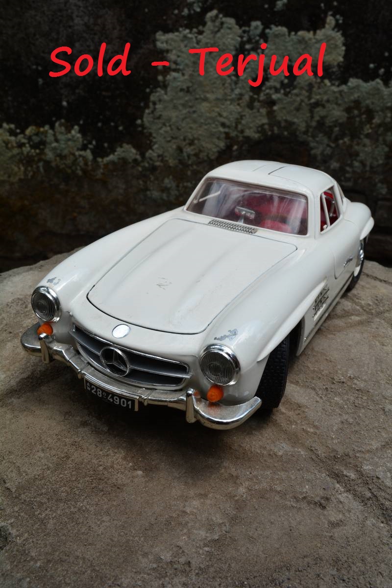 Antik Curio Reklame Lama Vintage & Retro Djojosoepoko: Mercy 300 SL ...