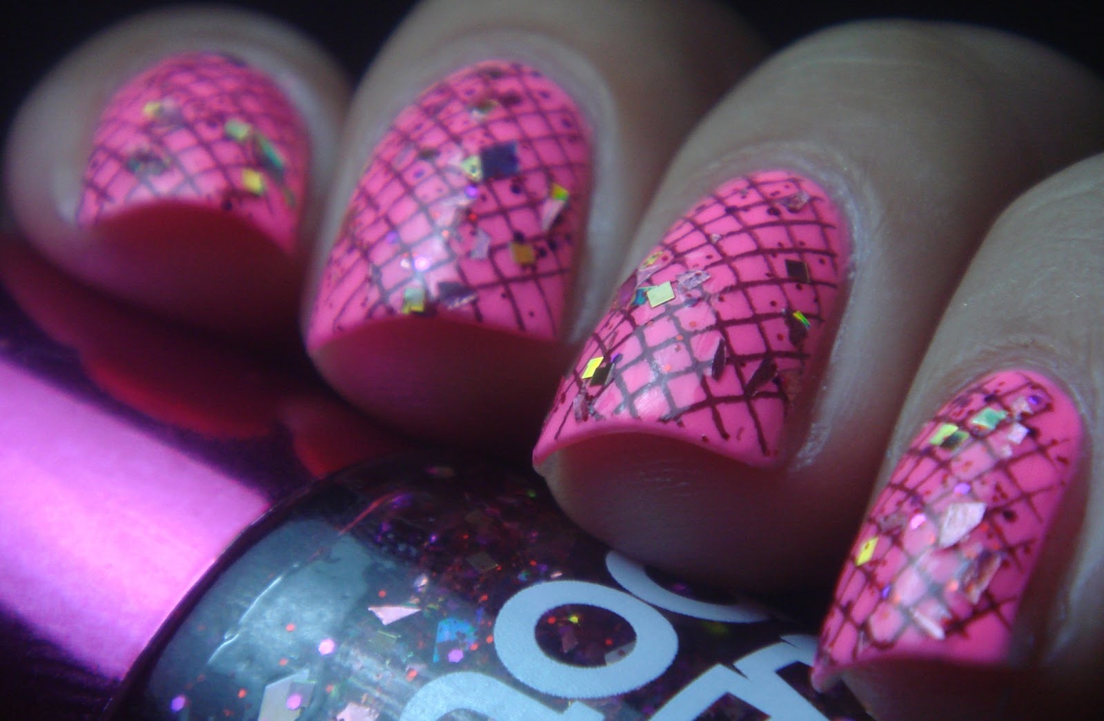 nail loopy: NEON PINK HOT STUFF