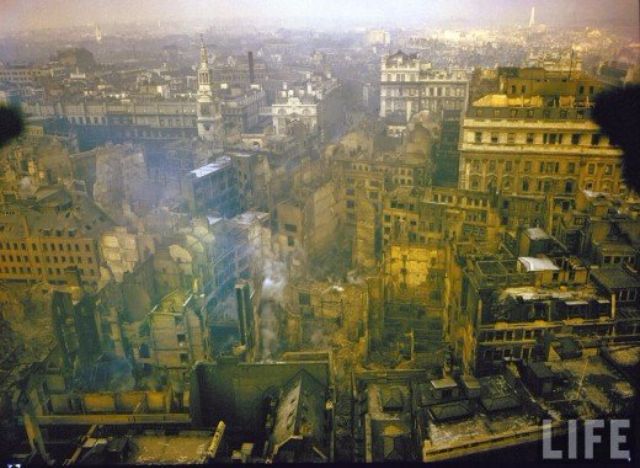 12 Amazing Color Photographs Captured London After Air Raid Attack ...