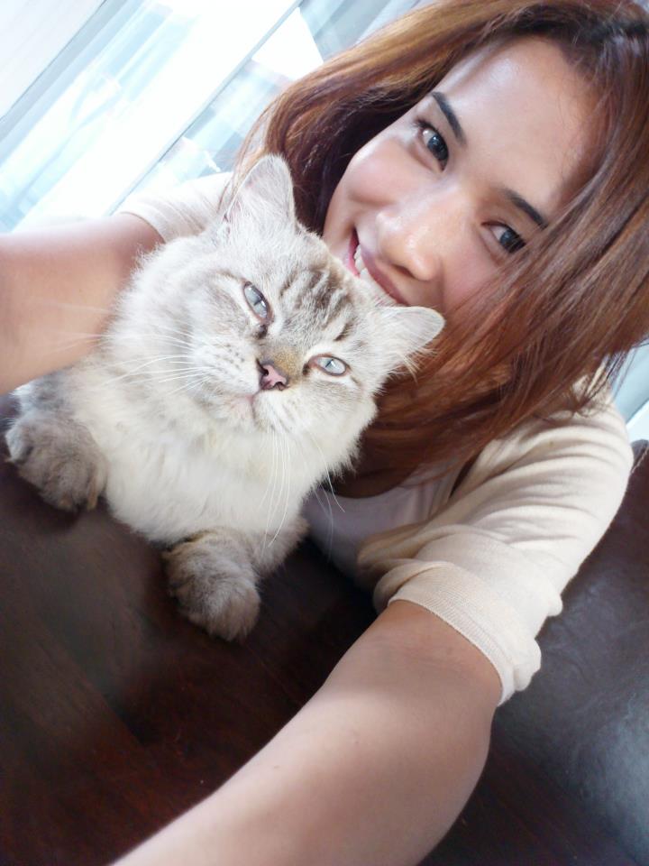 WHY DOES SHE CALLED HERSELF CATNIS?