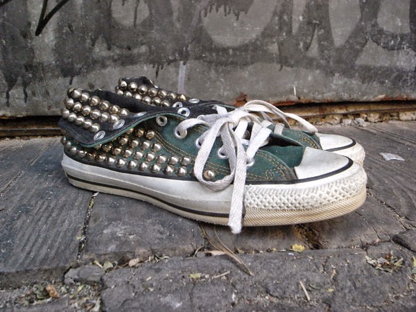 DIY : Sneakers & Studs, I'm all about that STUD life! | That Black Chic