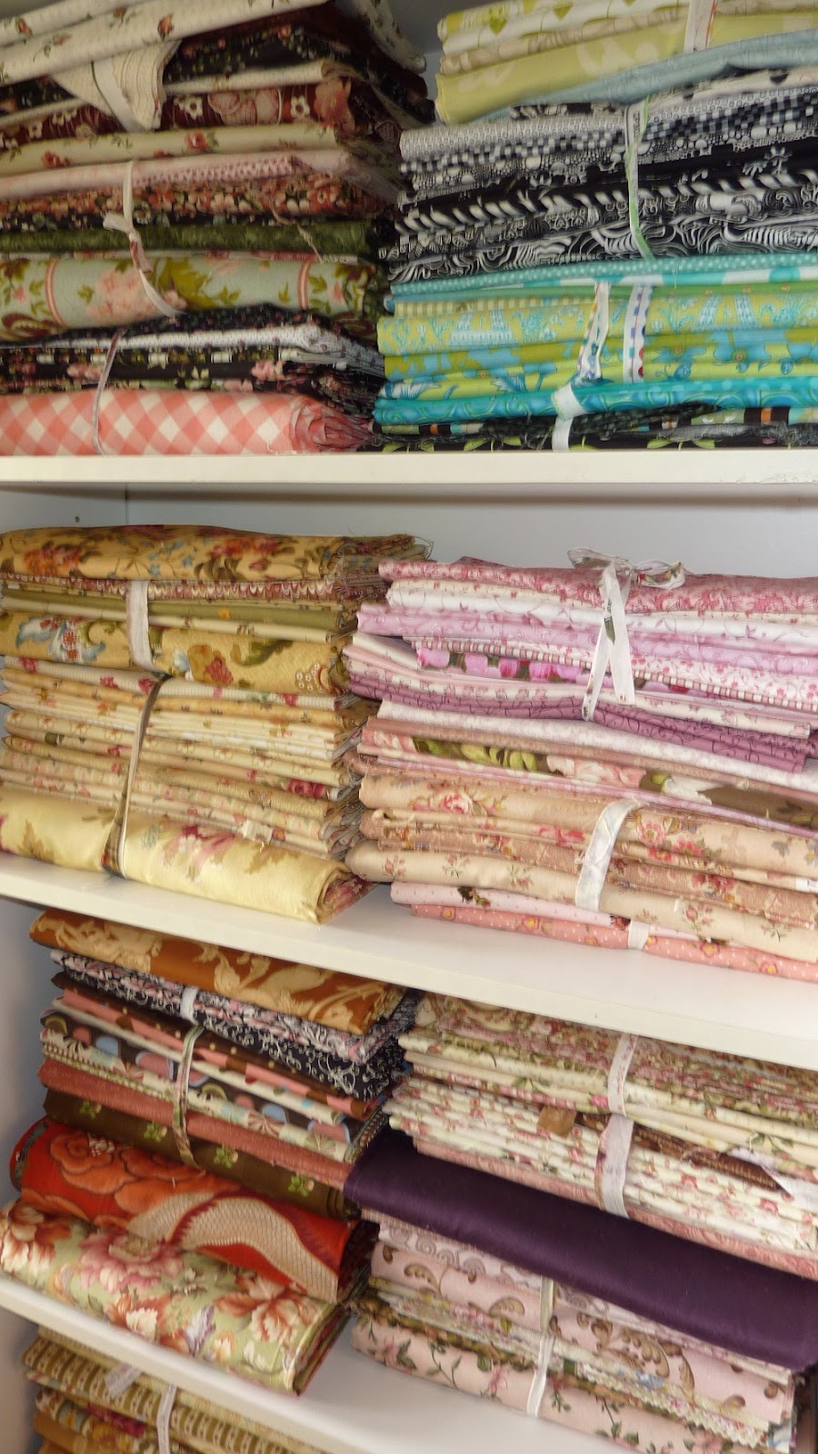 Busy Bee No. 16: The Stash: Making sense of all that fabric