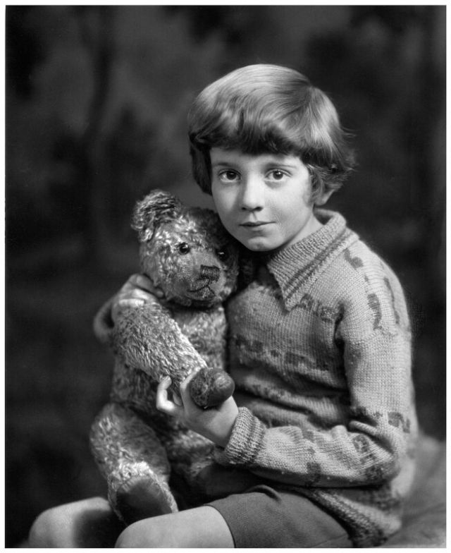 Meet the Real Winnie-the-Pooh and Christopher Robin in 1926 ~ Vintage ...