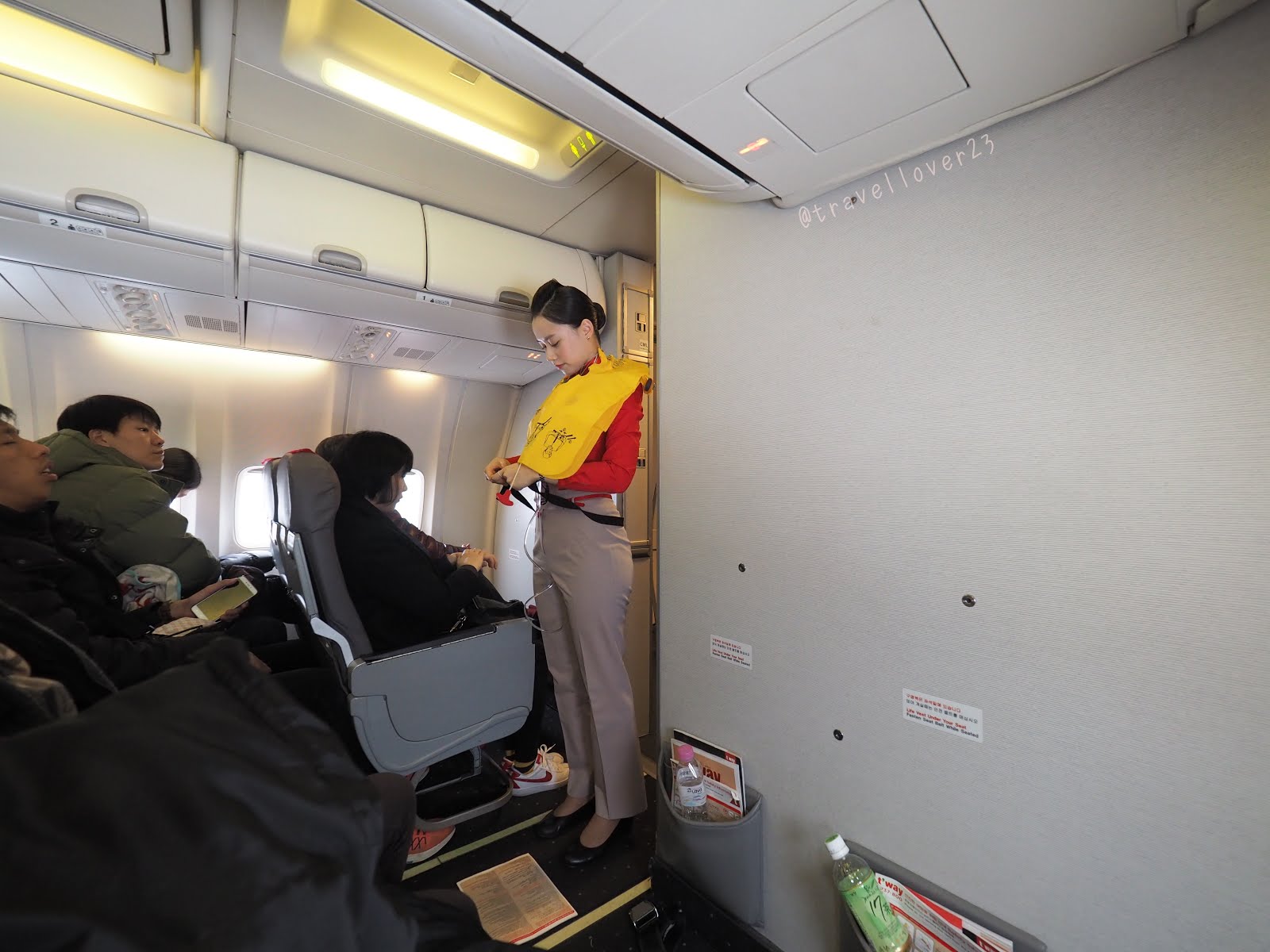 【Korea 韓國 2018】Tway Airline 德威航空 | BAD impression??? WHY - I'm Shin May ...