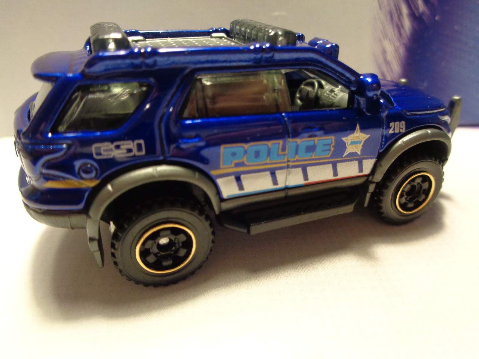 J And J Toys: Matchbox Ford Explorer