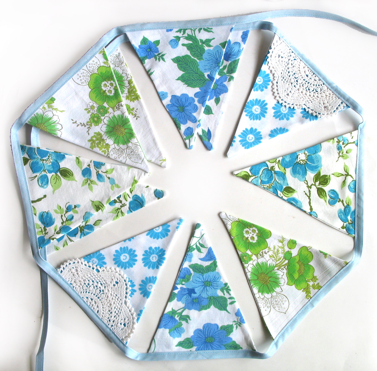 Merry-Go-Round Handmade: OOAK Handmade Vintage Retro Fabric Flag ...