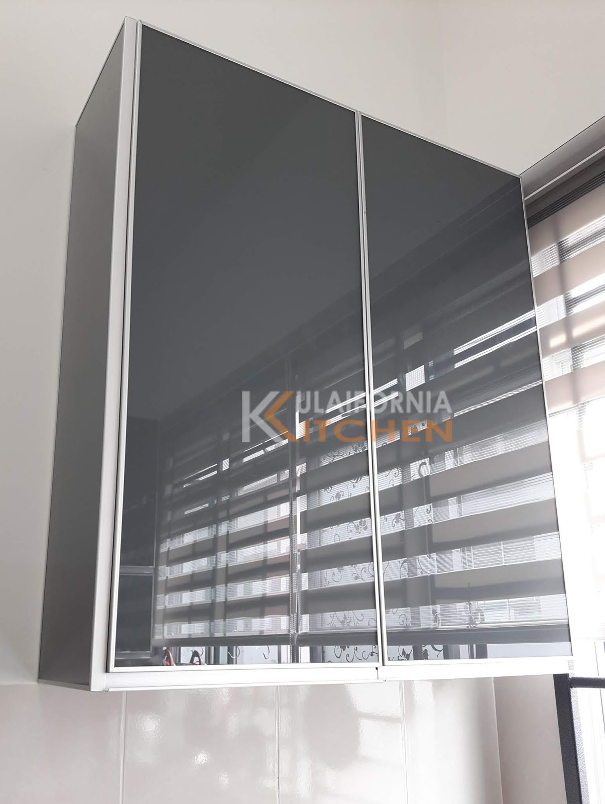 Furniture and kitchen cabinet: Fully Aluminium cabinet + glass door