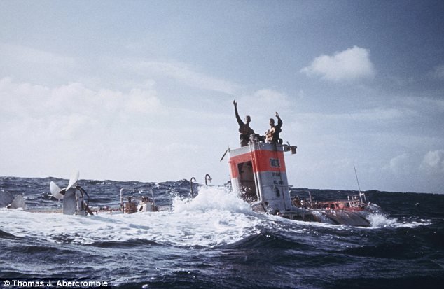 GeoGarage blog: James Cameron gives deep sea sub to science