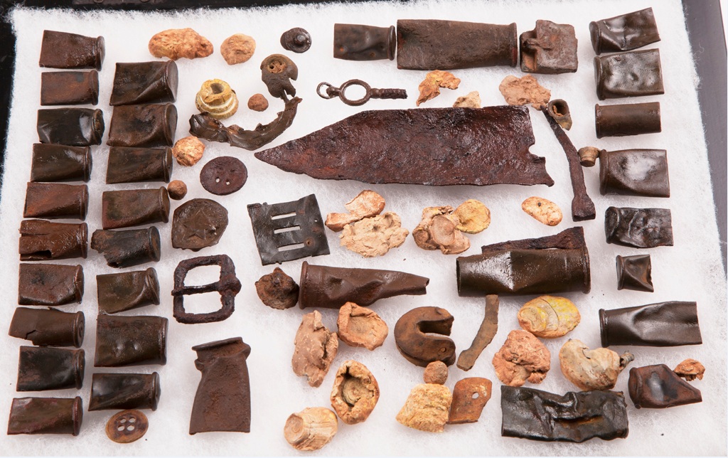 Dumpdiggers: Metal Detectors Increase Chances of Finding Treasure at ...