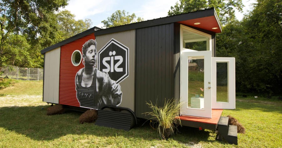 TINY HOUSE TOWN: Pop Up Shop Tiny House (200 Sq Ft)