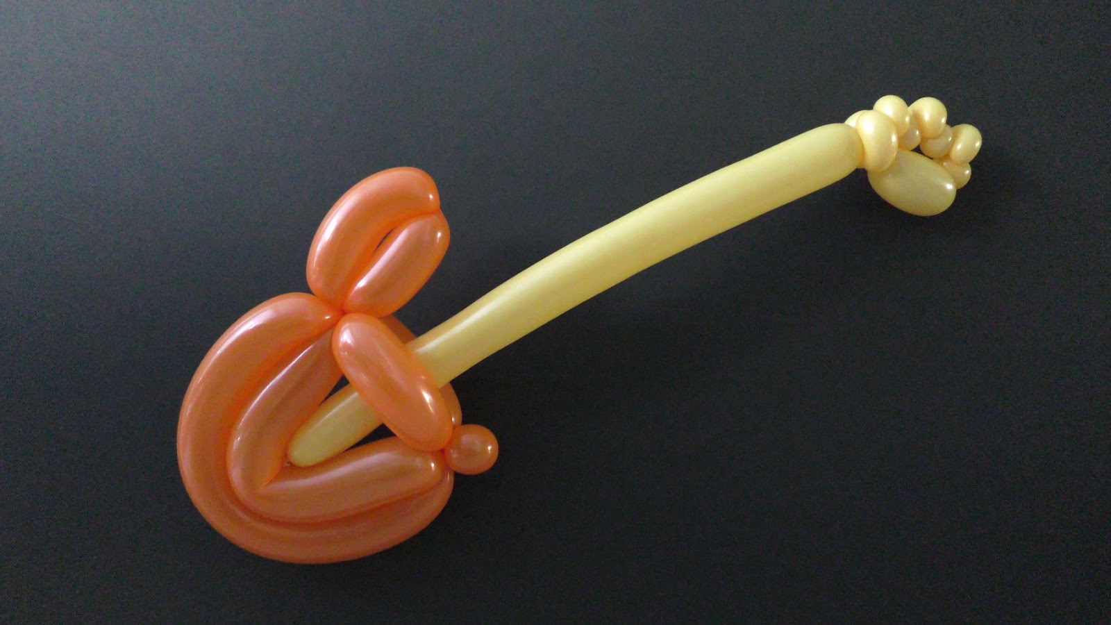 CLASSICAL: Balloon Guitar