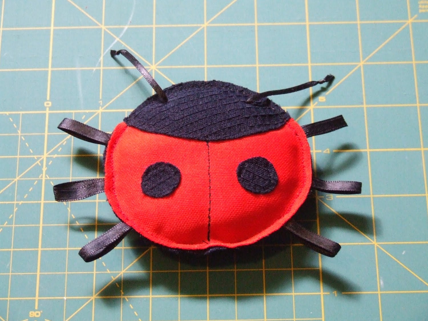 Idealeon: Homemade Ladybug Tag Toys