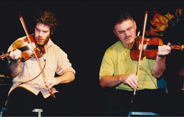 Demasiadas Noches: Cape Breton Fiddle Music (Canadá)