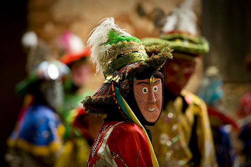 Fuzuê das Artes: A DANÇA DOS MASCARADOS
