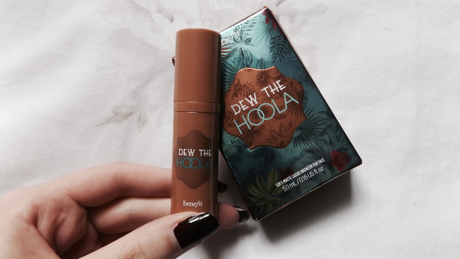 AimeeSueXO: Benefit - Dew The Hoola: Liquid Bronzer | Review