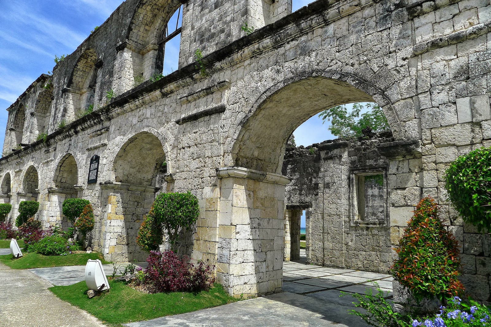 - tey's fleeting moments -: Cebu Series: The Ruins in Oslob