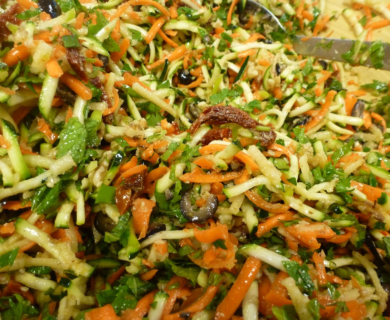 Foodture: Cooking for a Healthy Future: Delish Zucchini Carrot Salad