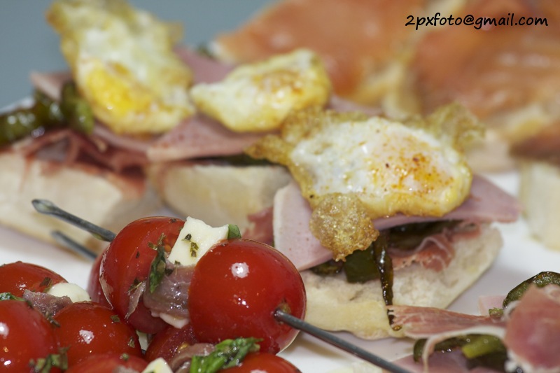El químico cocinero: experimentos en la cocina: Cena de banderitas y tostas