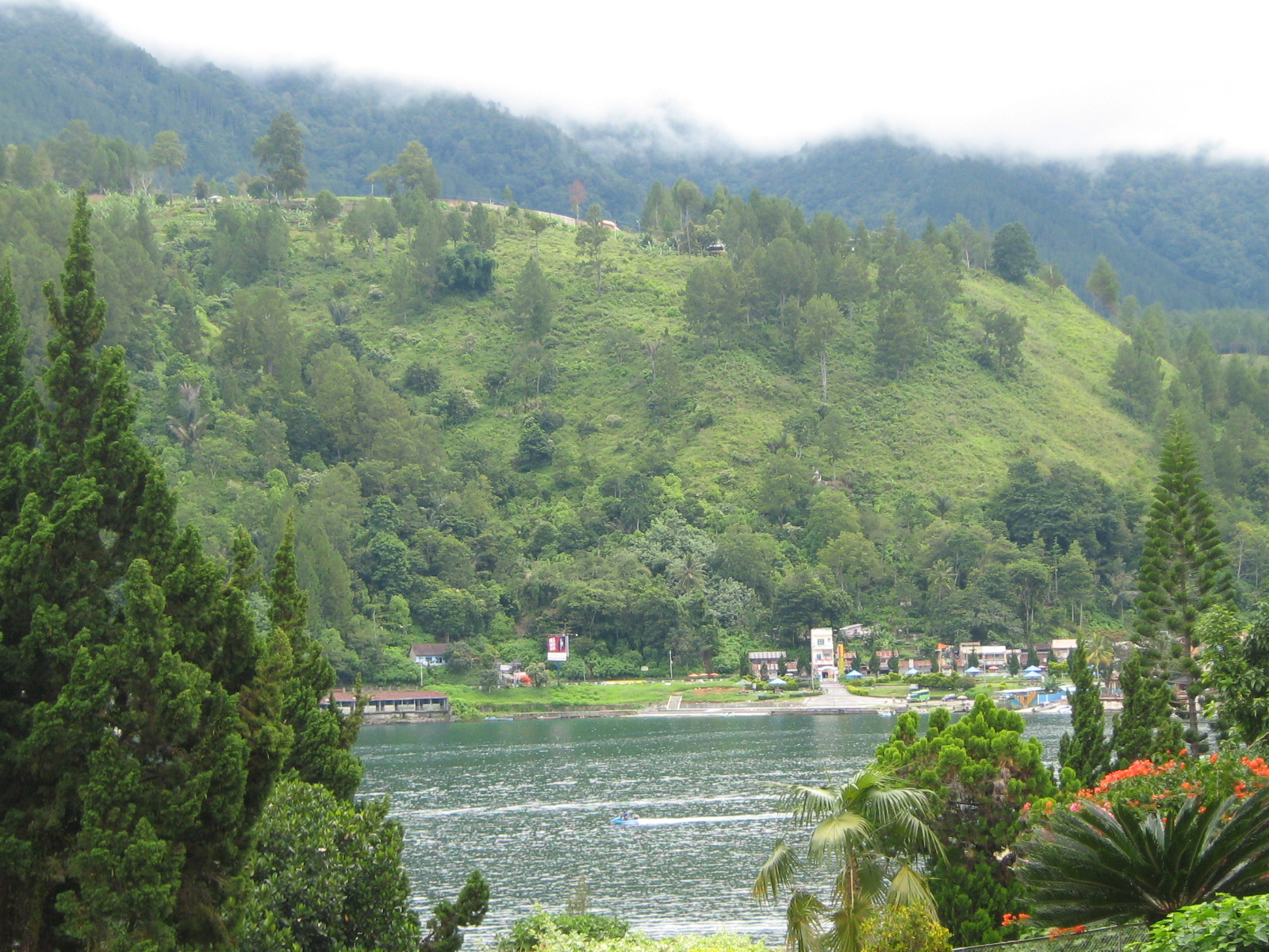 RAMZI SMART TRAVEL: Parapat shoot from many place 5 years ago .....a ...