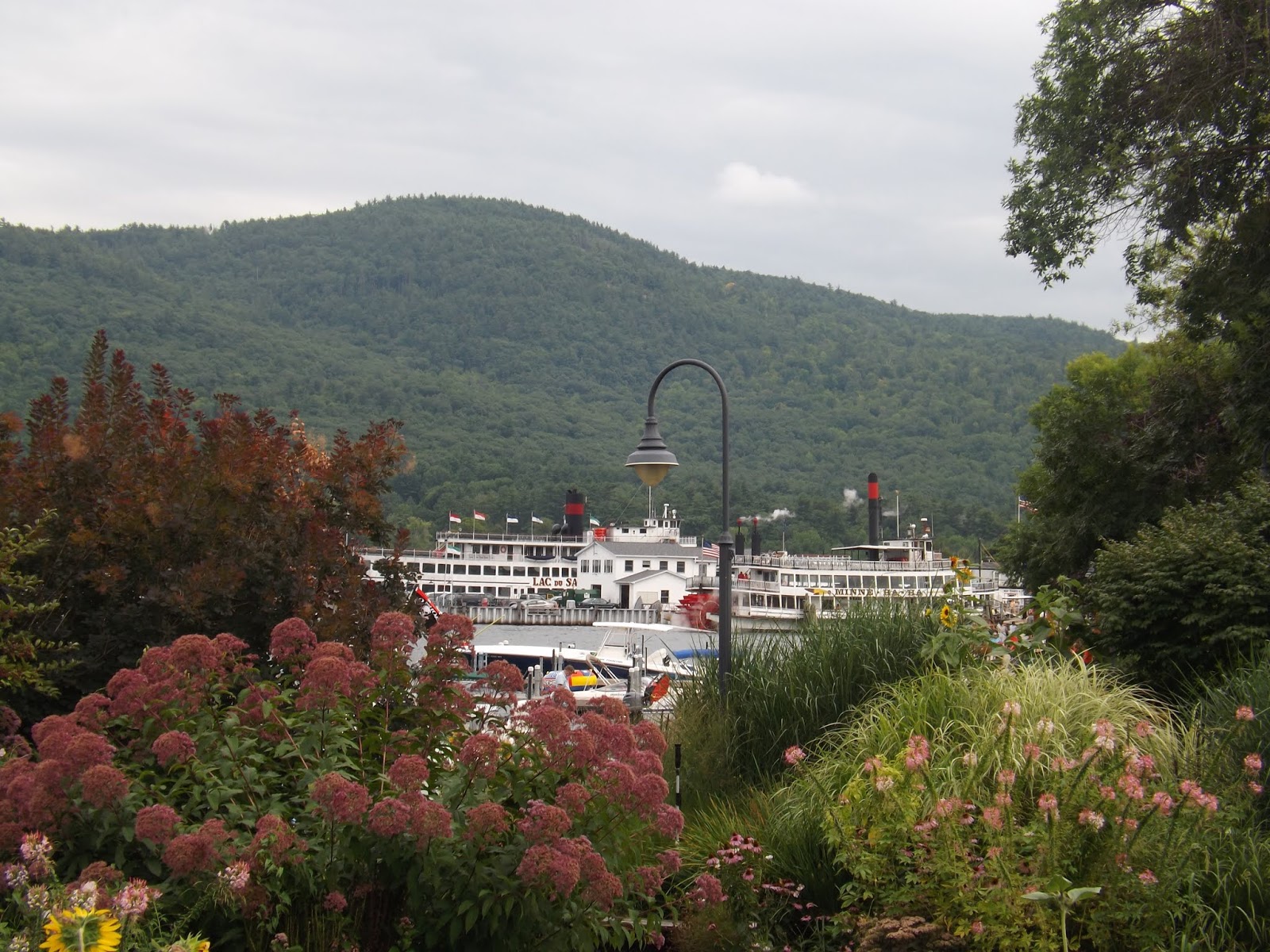 LAKE GEORGE UPSTATE NEW YORK - Touristang Pobre