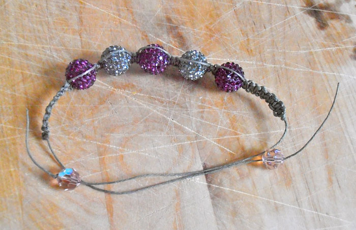 Another Shambala Bracelet Tutorial! / The Beading Gem