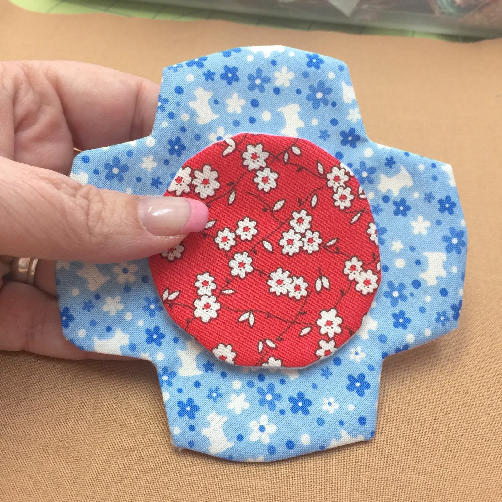 NEW!!! - Tutorial on Making Patchwork Flowers and Leaves with the Sew ...