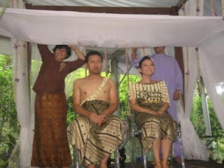 A.M.P: ISTIADAT PERTABALAN JIN (TABAL JIN)