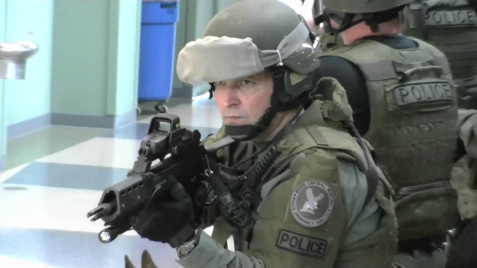 Guerreros de Élite: El Manual Básico de los SWAT nº6