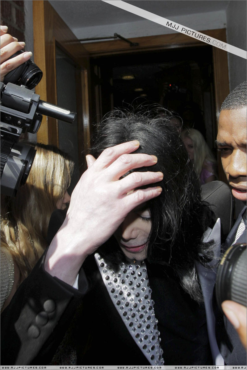 Michael Jackson em visita ao médico (51 Imagens) | 20 de Maio de 2009 ...
