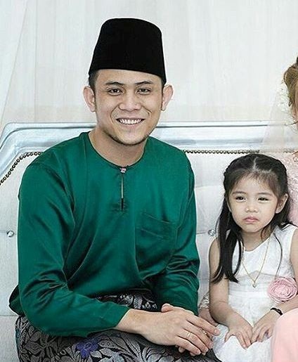 Terjawab Sudah...!!! Akim Akhirnya Dedahkan Identiti Anak Angkat ...